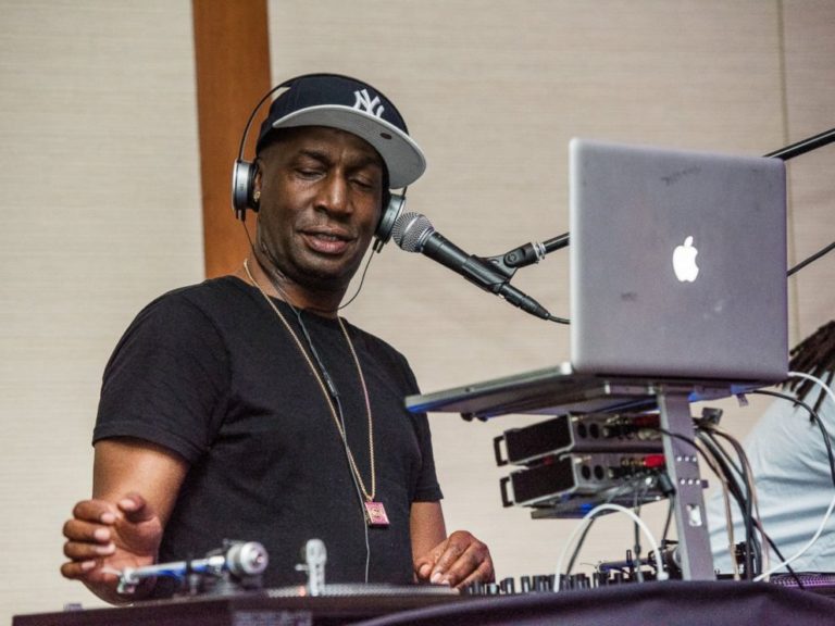 Grandmaster Flash - AM Music Entertainment